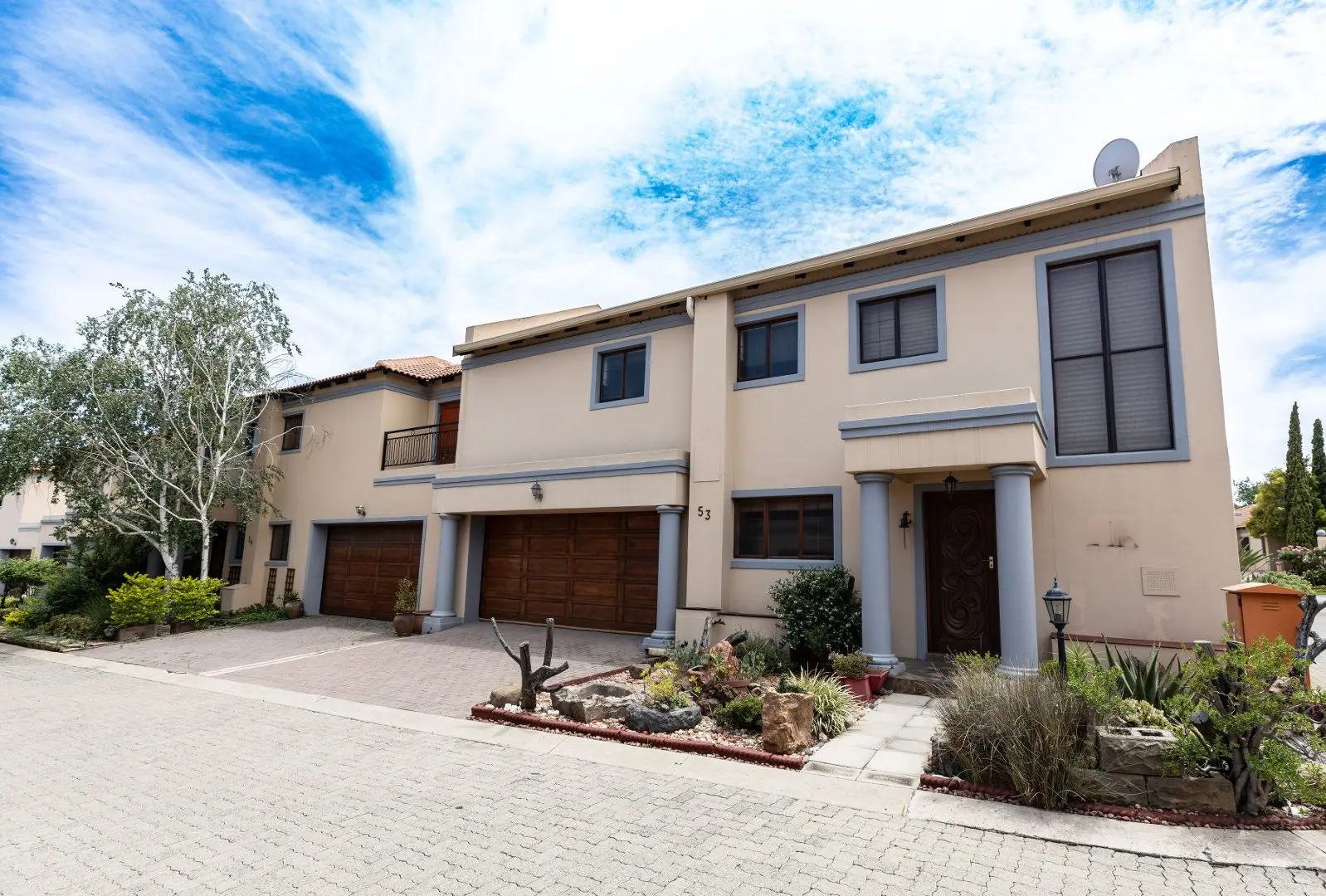 Luxurious 3 Bedroom 3 Bathroom Tuscan Duplex For Sale - Heritage Properties